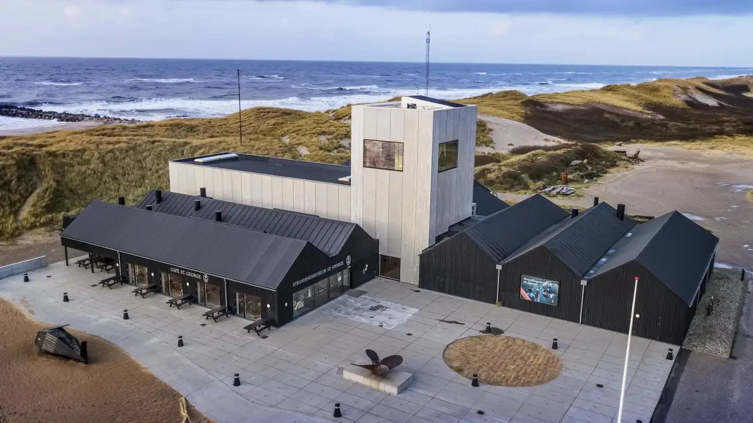 Museum renovation features slim facade panels in UHPC